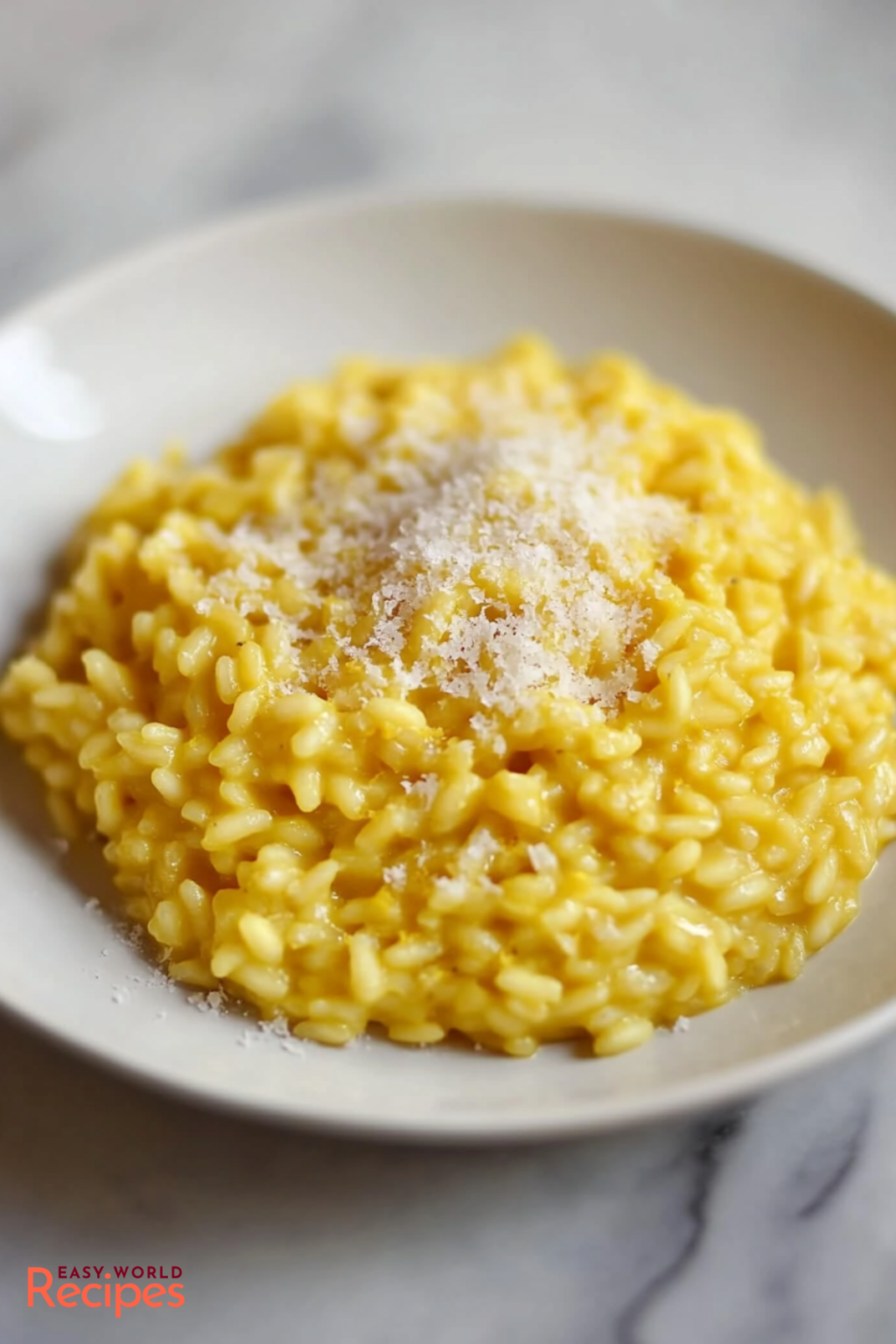 Simple Italian Saffron Risotto Recipe (Risotto Milanese)