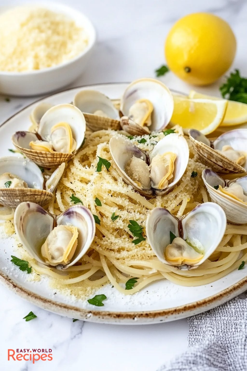 Italian Spaghetti alle Vongole Recipe (Clam Spaghetti)